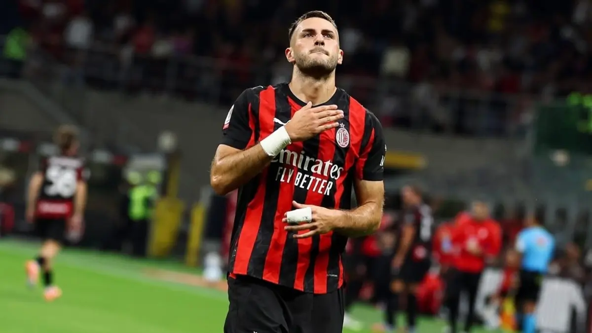 La respuesta del Milán al interés de equipos de Inglaterra por Santi ...