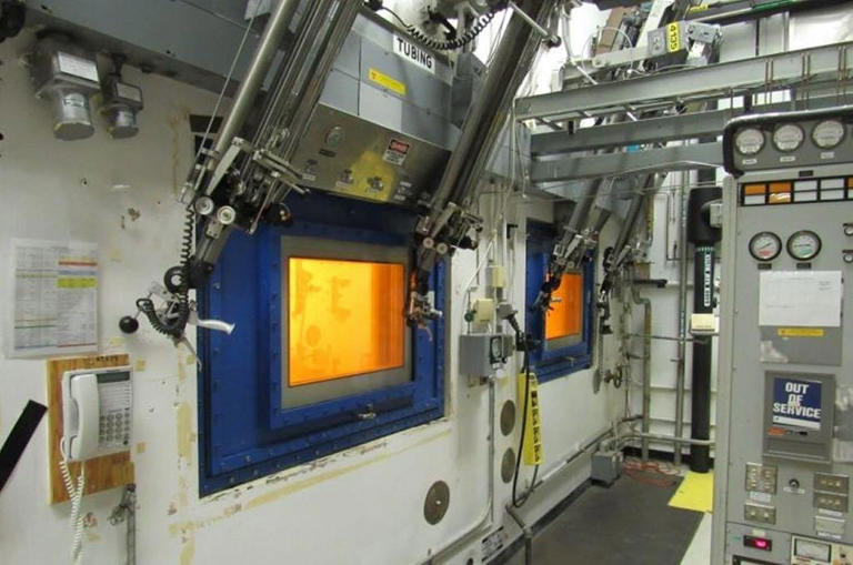 Dangerous nuclear waste in aging WA pool at risk of quakes. What's ...