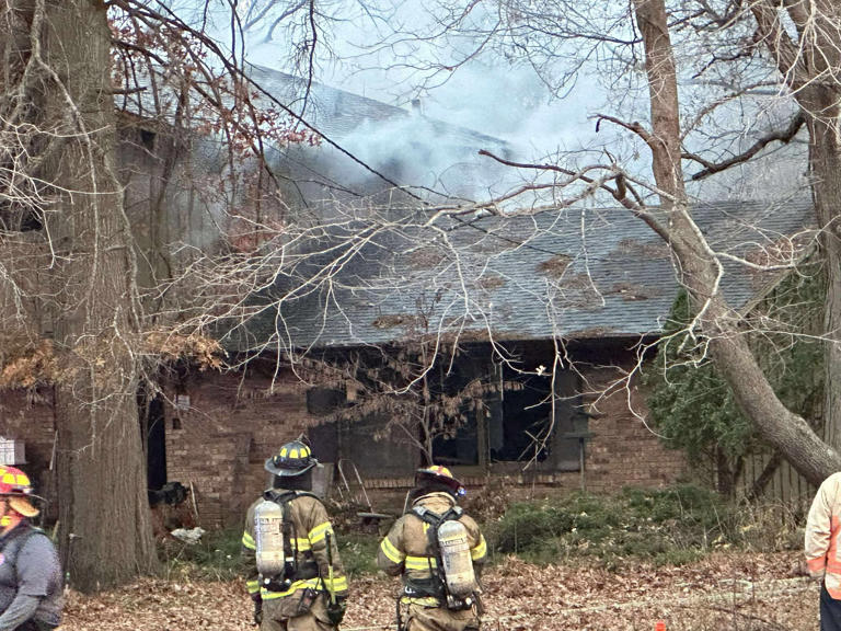 Crews called to house fire on Hononegah Road in Rockton