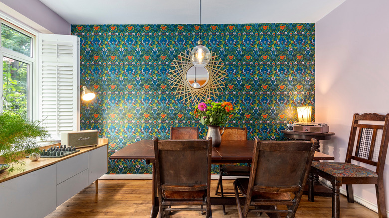 Does Wallpaper Affect Your Home Value?