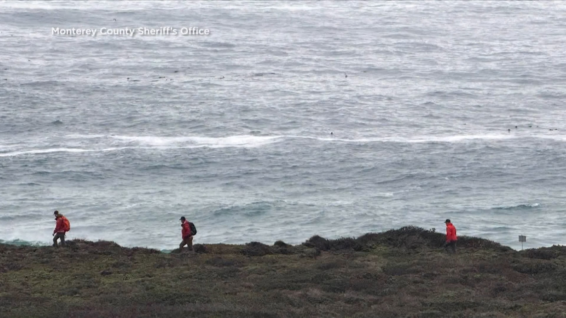 Calgary father, 7-year-old daughter die after wave sweeps them out to sea