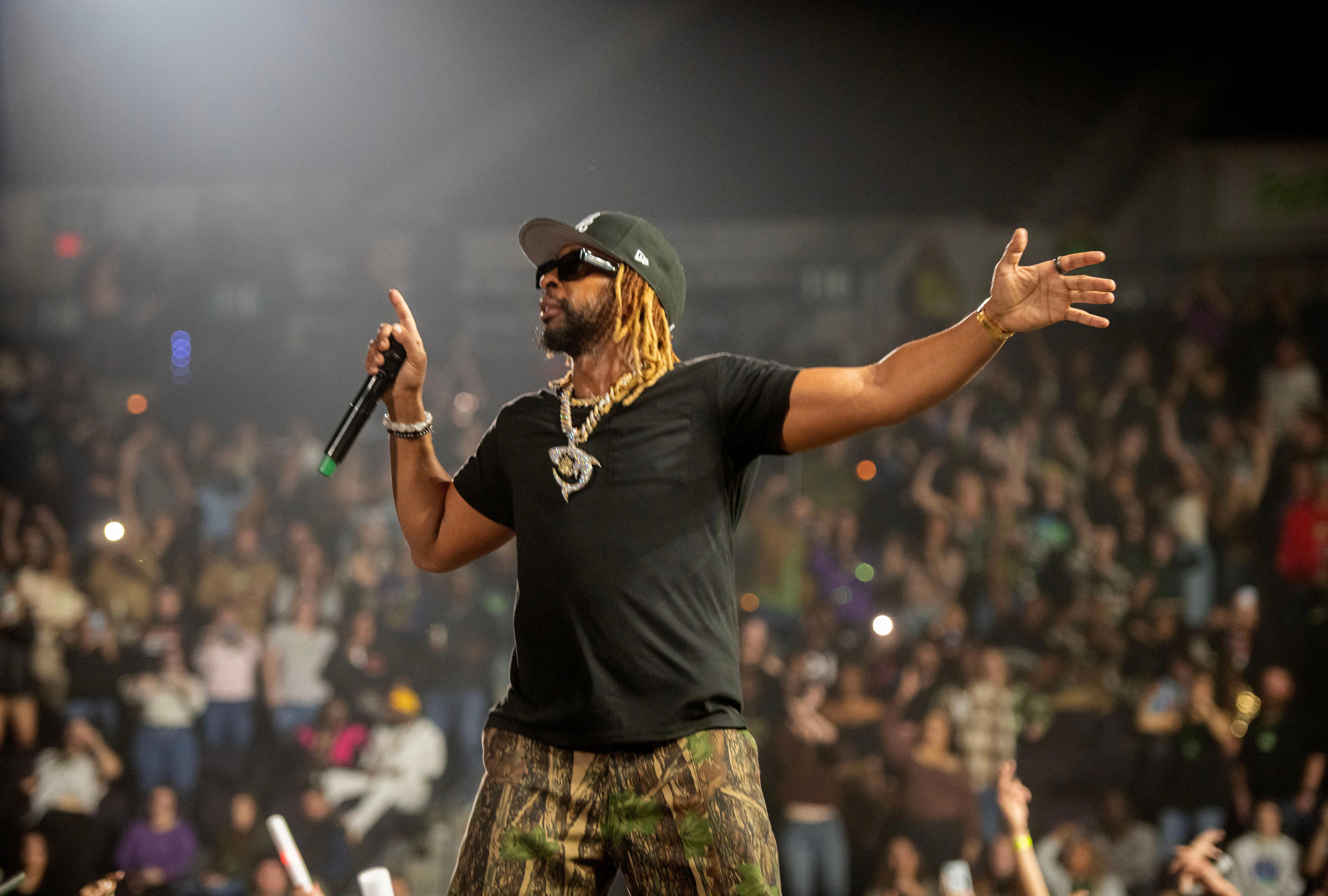 Who is performing 2025 NFL Thanksgiving halftime shows? See artists for ...