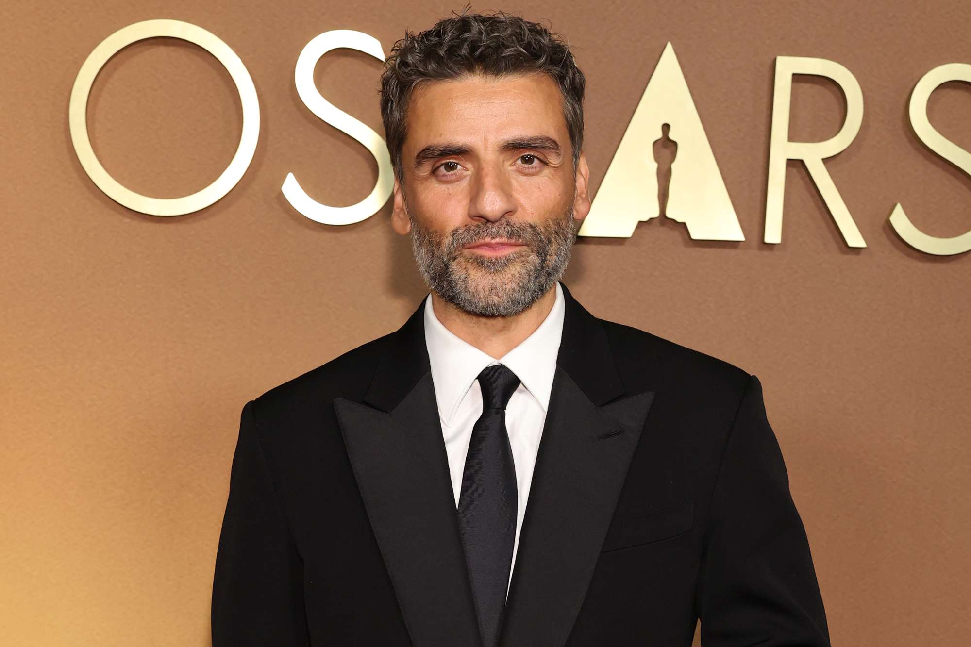Oscar Isaac Reveals the Touching Words About Love His Mom Said Before ...