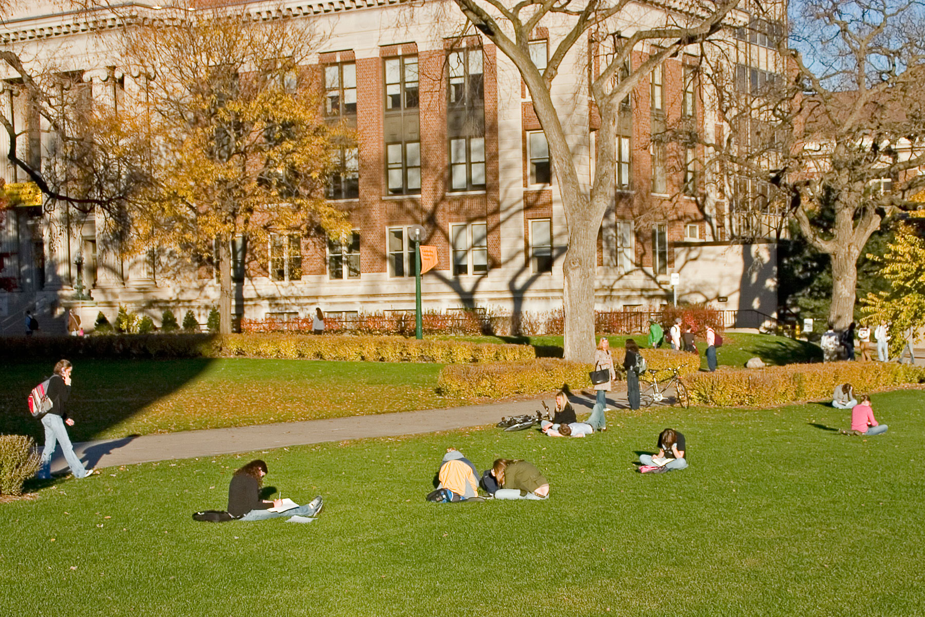 Colleges say foreign students feel 'unwelcome' in the U.S. amid big ...