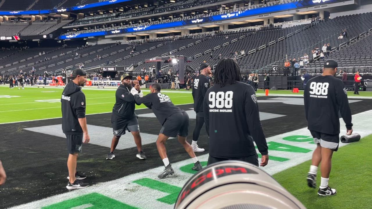 Las Vegas Raiders DL Warmups vs Dallas Cowboys