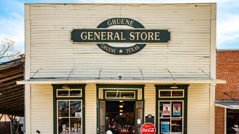Texas' Once-Deserted Town On The Guadalupe River Now Boasts A Charming ...