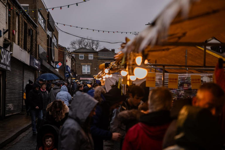 PHOTOS: Rain fails to dampen Christmas spirit in Cleckheaton as town’s ...