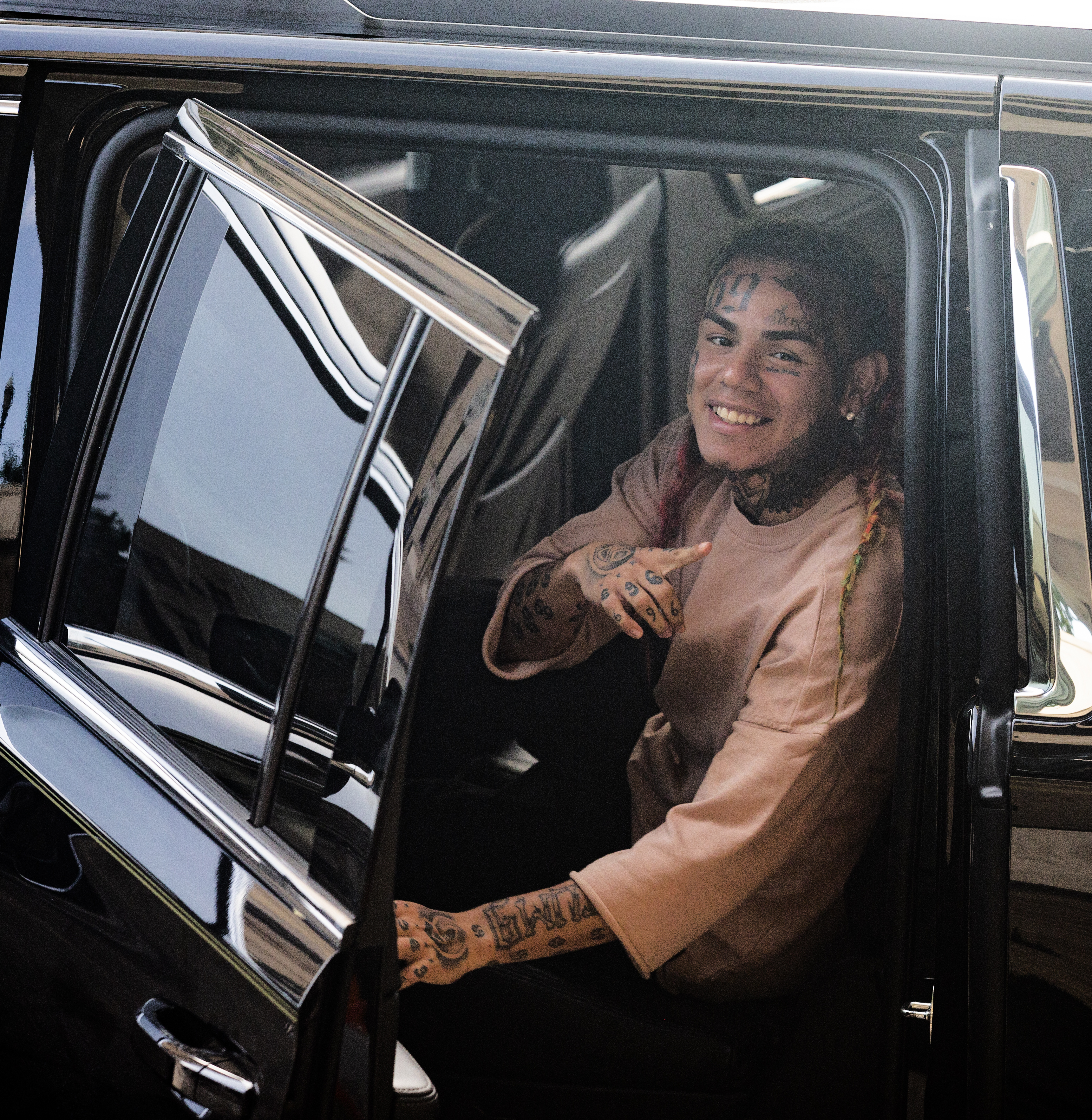 Inside Tekashi 6ix9ine’s Legal Issues After His Mom Was Held Against ...