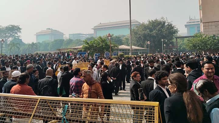 Delhi Courts, Two CRPF-Run Schools Receive Bomb Threats; Officials ...