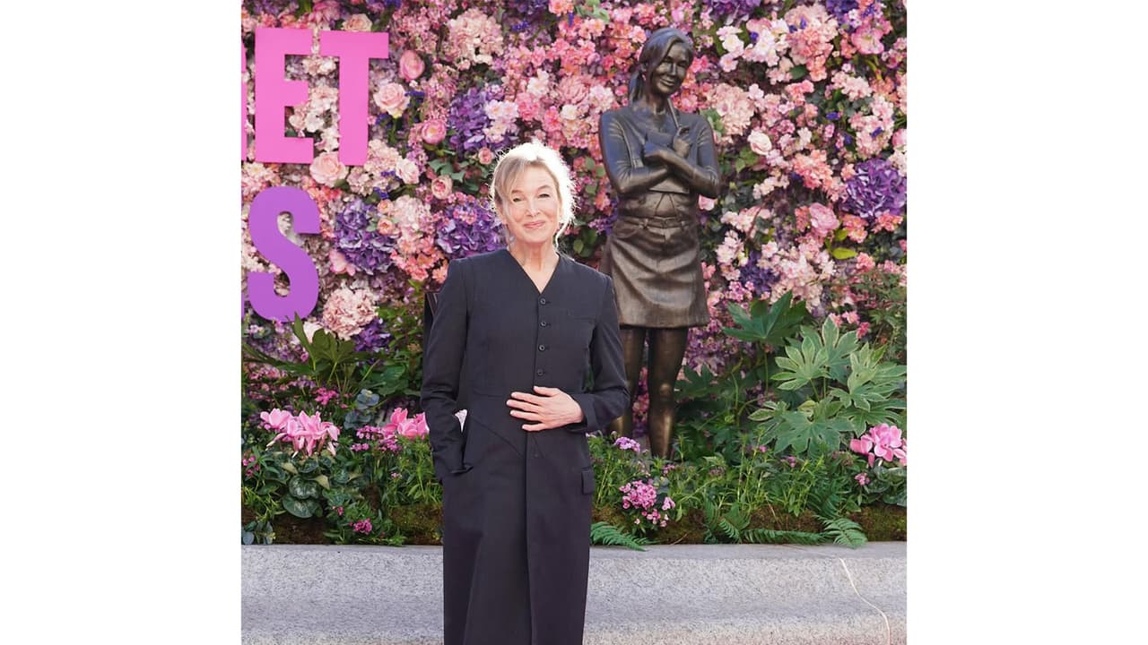 Renee Zellweger, 'Mad About the Boy' cast unveil Bridget Jones statue