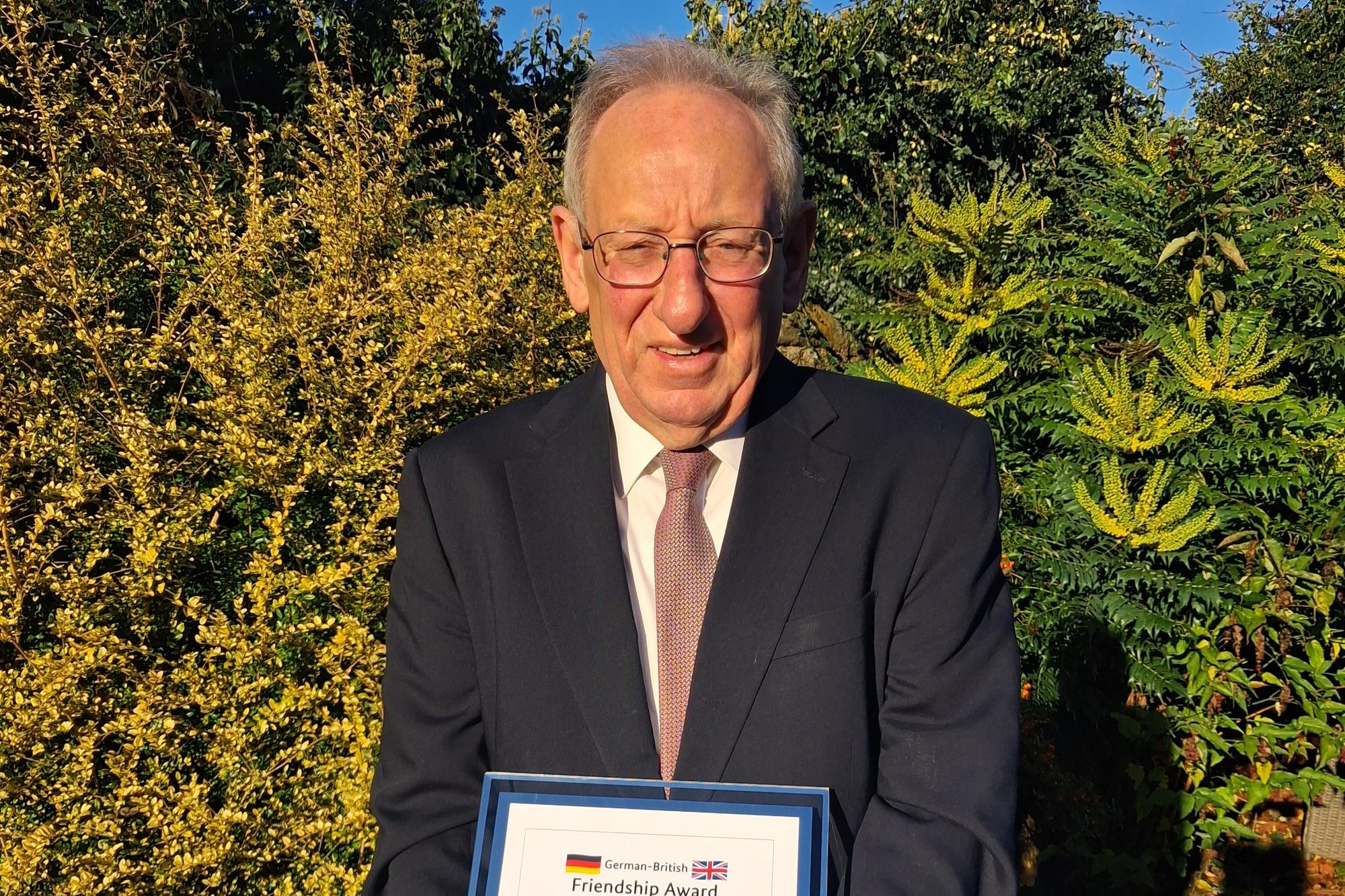 Kirkcaldy twinning association chair receives German-British Friendship ...