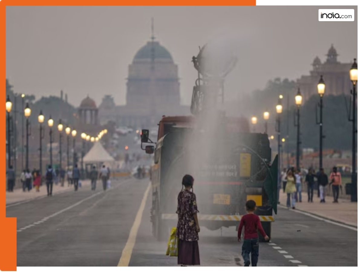 Mask Up Delhi! Thick smog blanket covers National Capital, AQI crosses ...