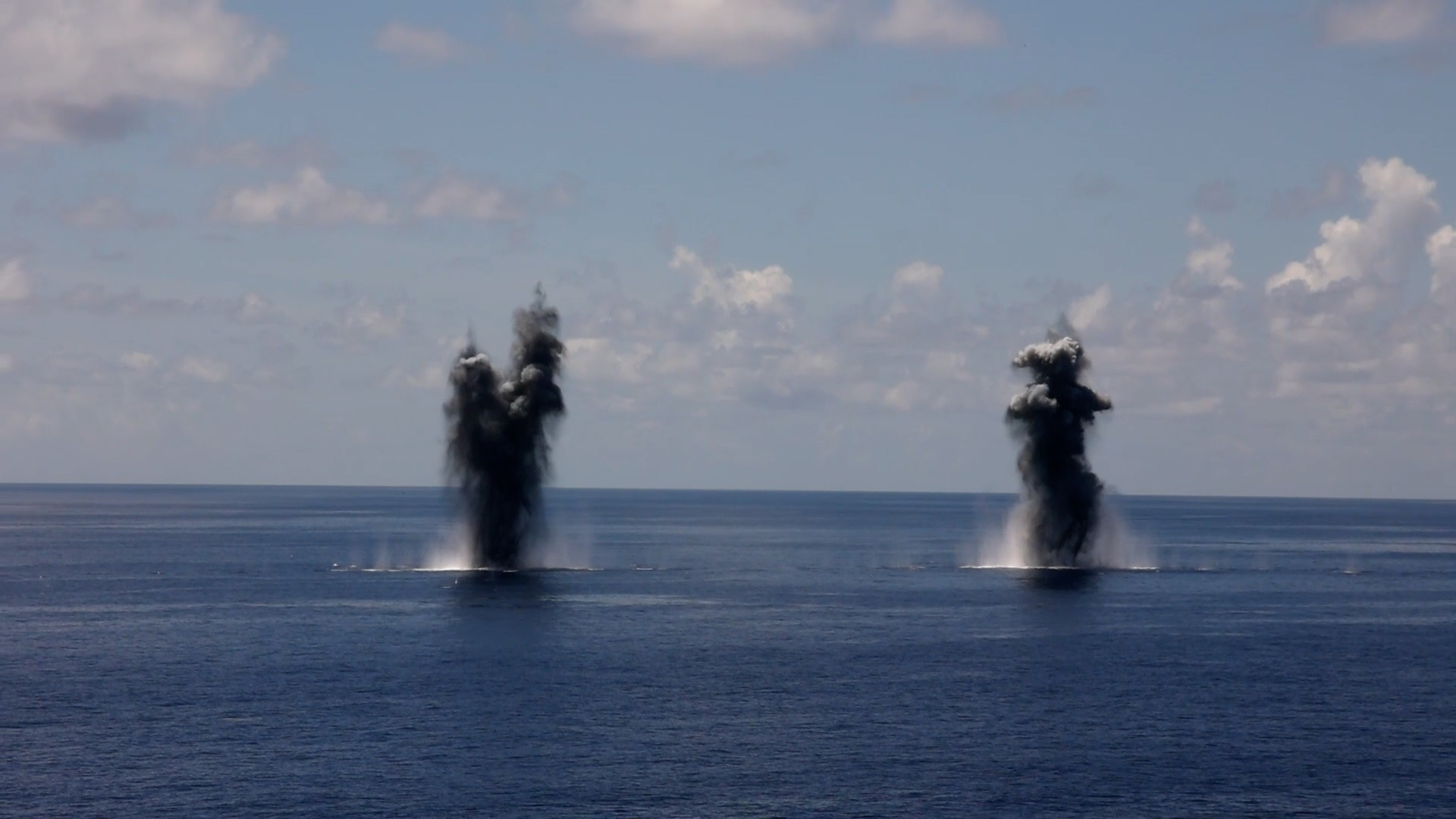 Harrier-jets voeren BOMBEX uit vanaf USS Iwo Jima
