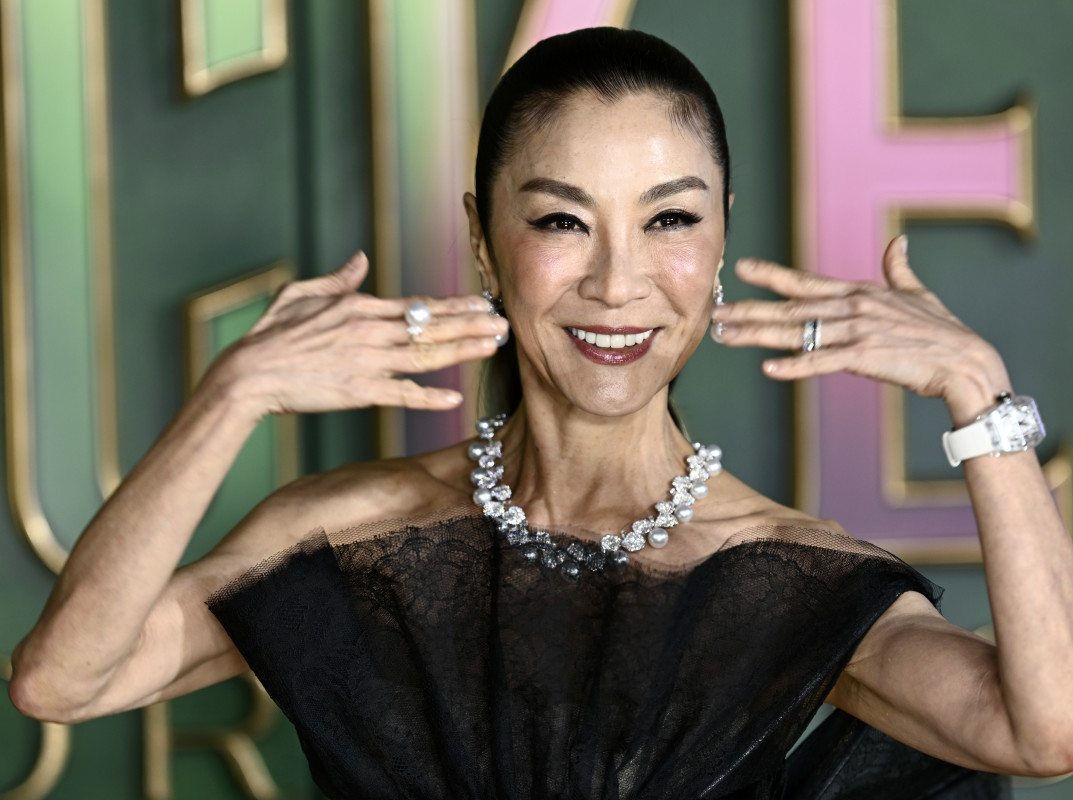 Michelle Yeoh, 63, Debuts Bold New Look at ‘Wicked: For Good’ Premiere