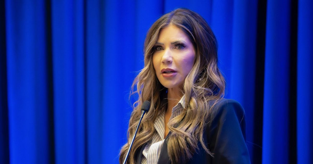 Kristi Noem Warns Tourists To Leave the U.S. in a ‘Timely Manner’ After ...