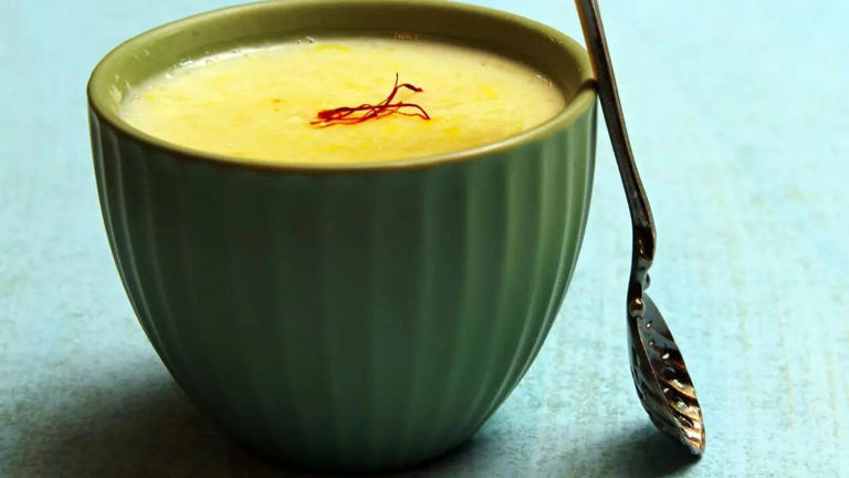 7 Spices to add to bedtime milk for boosting kid's immunity in winters