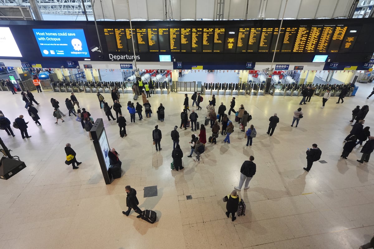 Rail chaos as trains disrupted between Waterloo and Clapham Junction