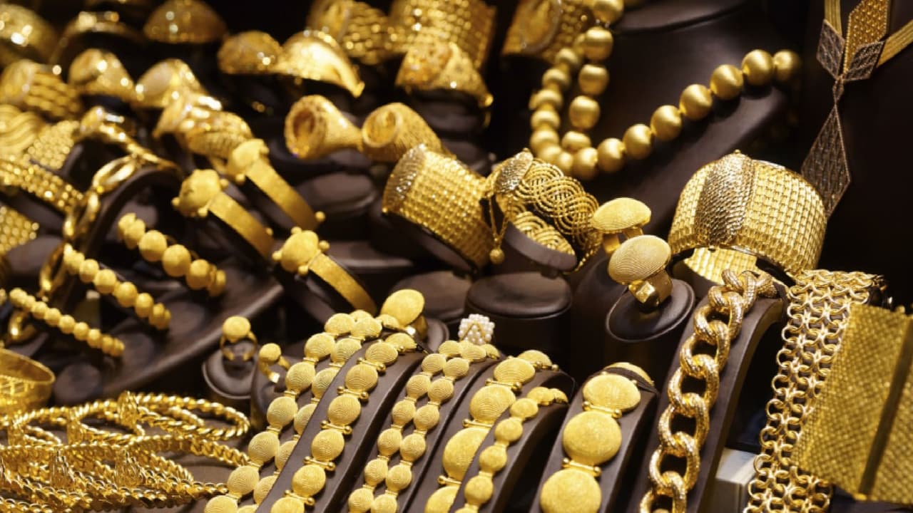 Gold Price FALLS on November 18: Check 22K, 24K Rates In Your City