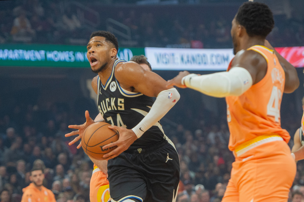 Mitchell's 37 points power Cavaliers to victory over Bucks as ...