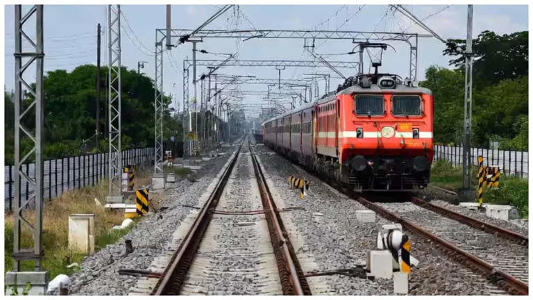 Passenger's Slipper Stolen From 2 AC Coach Of Indian Railways, Shares Post