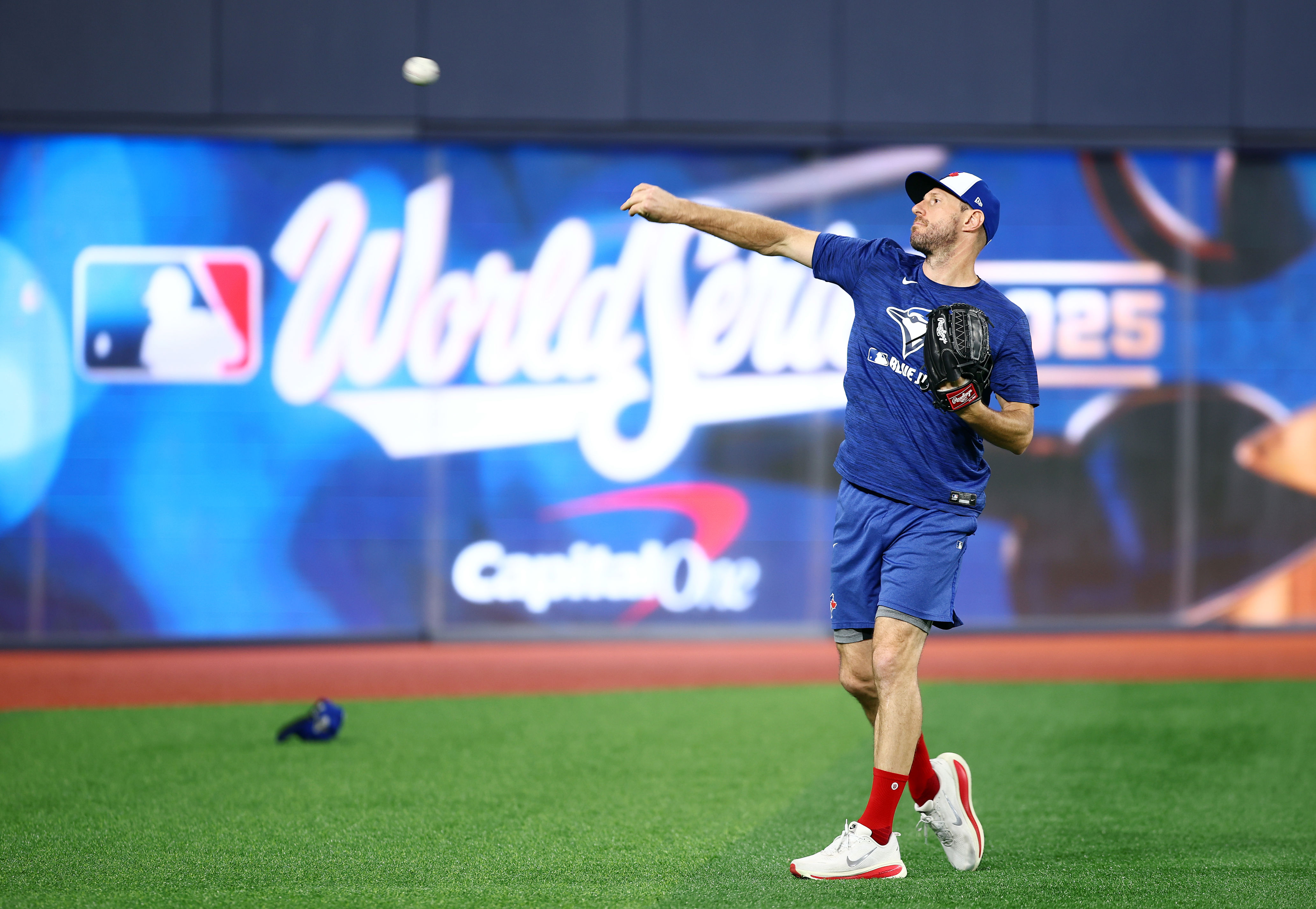 Blue Jays predicted to cut ties with future Hall of Famer after one season