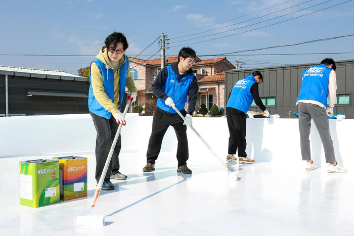 KCC, 한국미래환경협회와 지역사회 복지시설 환경개선 앞장