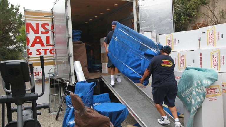 California sees largest exodus as nearly 255,000 leave for affordable ...