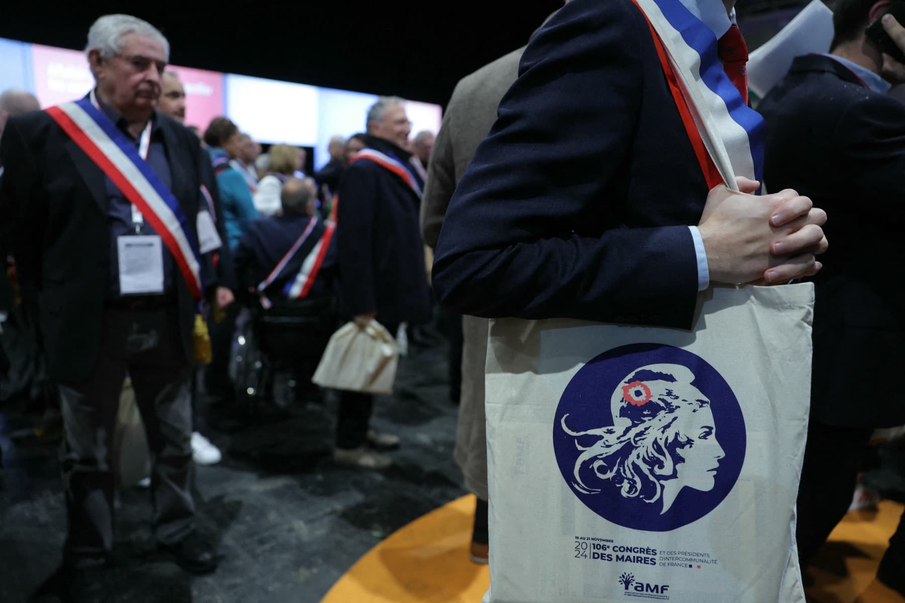 Entre incertitude budgétaire et campagne municipale, le Congrès des ...