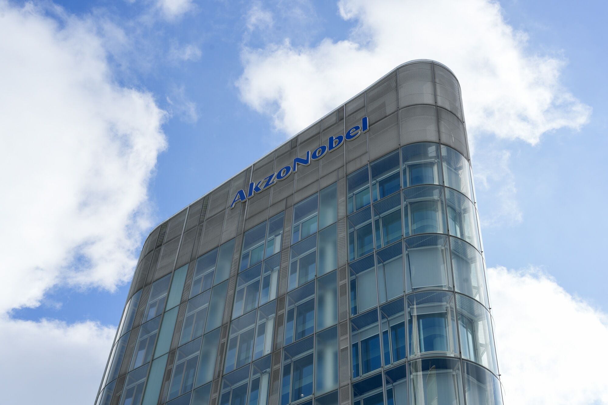 Dulux Paints Owner Akzo Nobel Agrees to Combine With Axalta