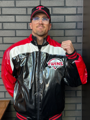 Korean Series champions Twins sign Australian pitcher Wells