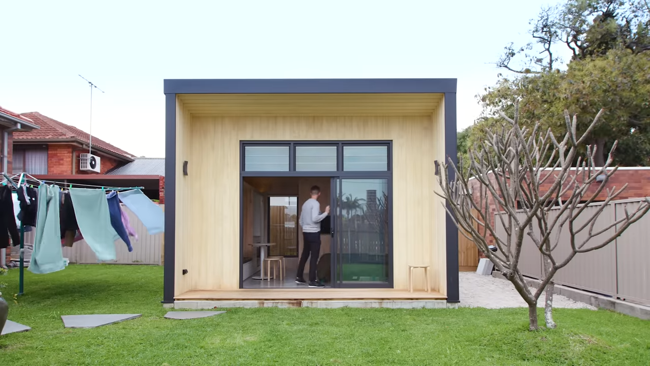 Backyard Self-Contained Small Home - 20sqm/215sqft