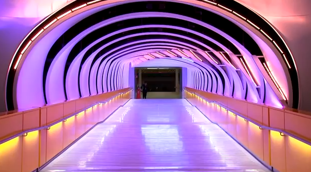 Pittsburgh's new airport terminal opens to grand fanfare: "It's ...