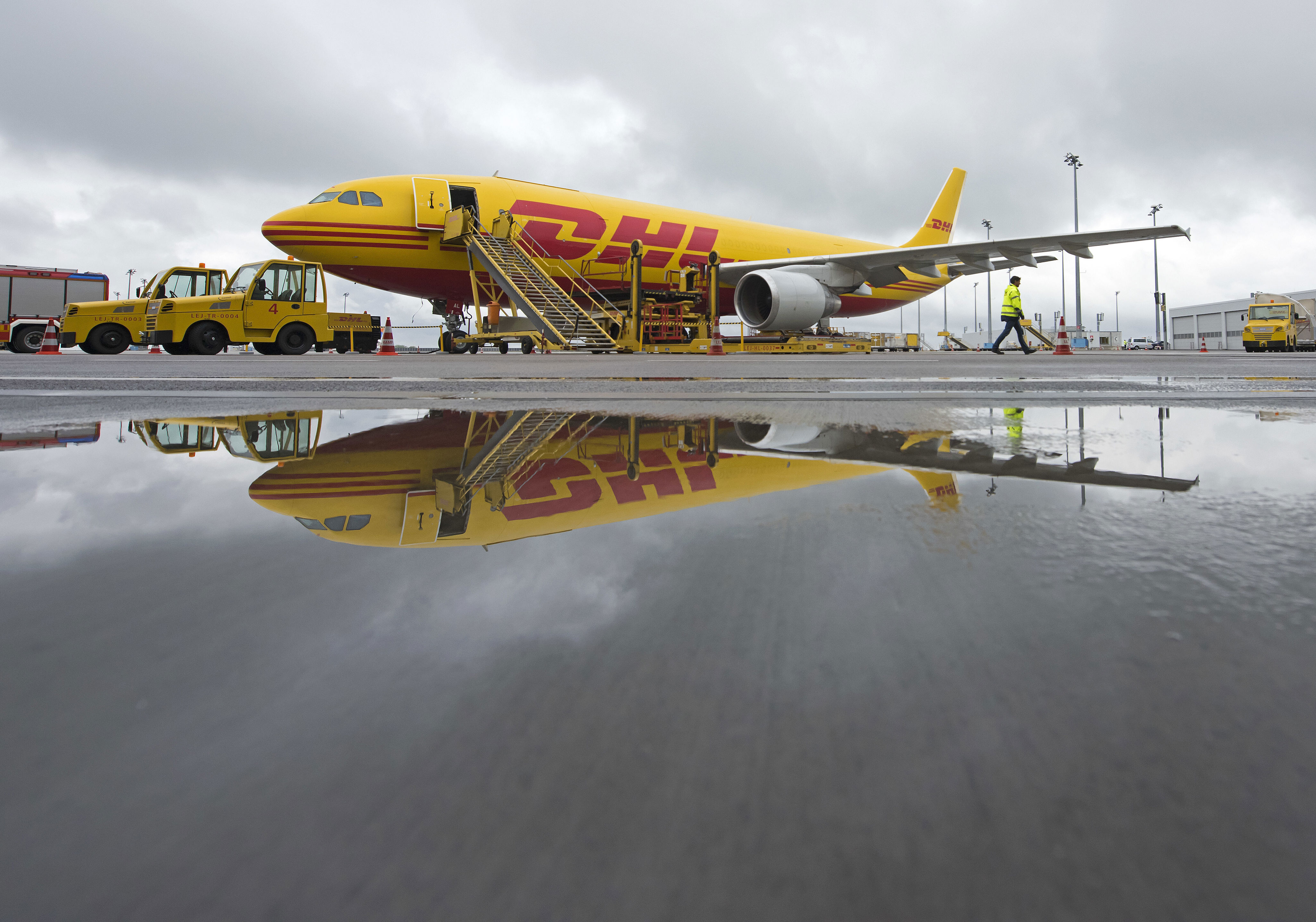 Russia, Europe fight for custody of operative linked to DHL bomb plot