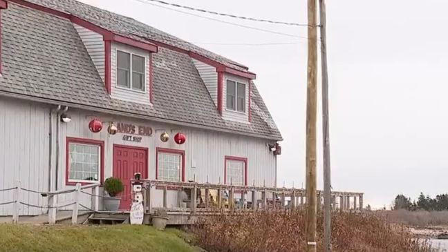 Thieves caught on camera stealing copper pipe from Bailey Island gift shop