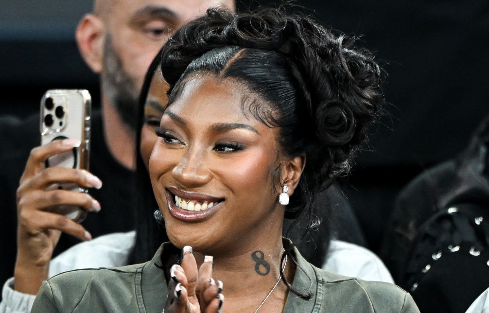 Aya Nakamura surprend les élèves de la « Star Academy » avec un extrait de son nouvel album