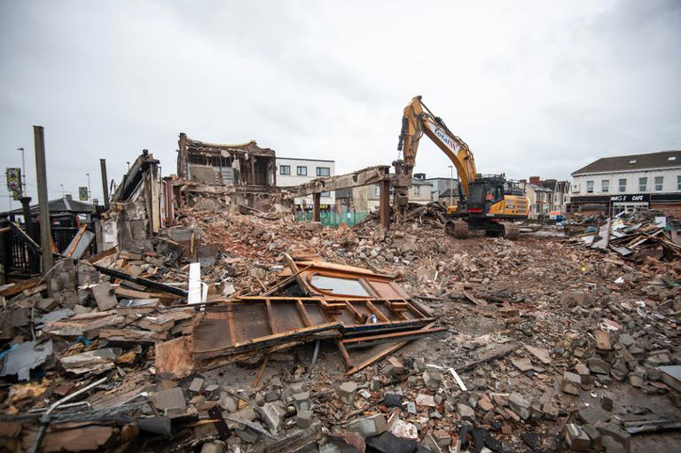 Art Deco bar to be rebuilt 'brick for brick' after demolition