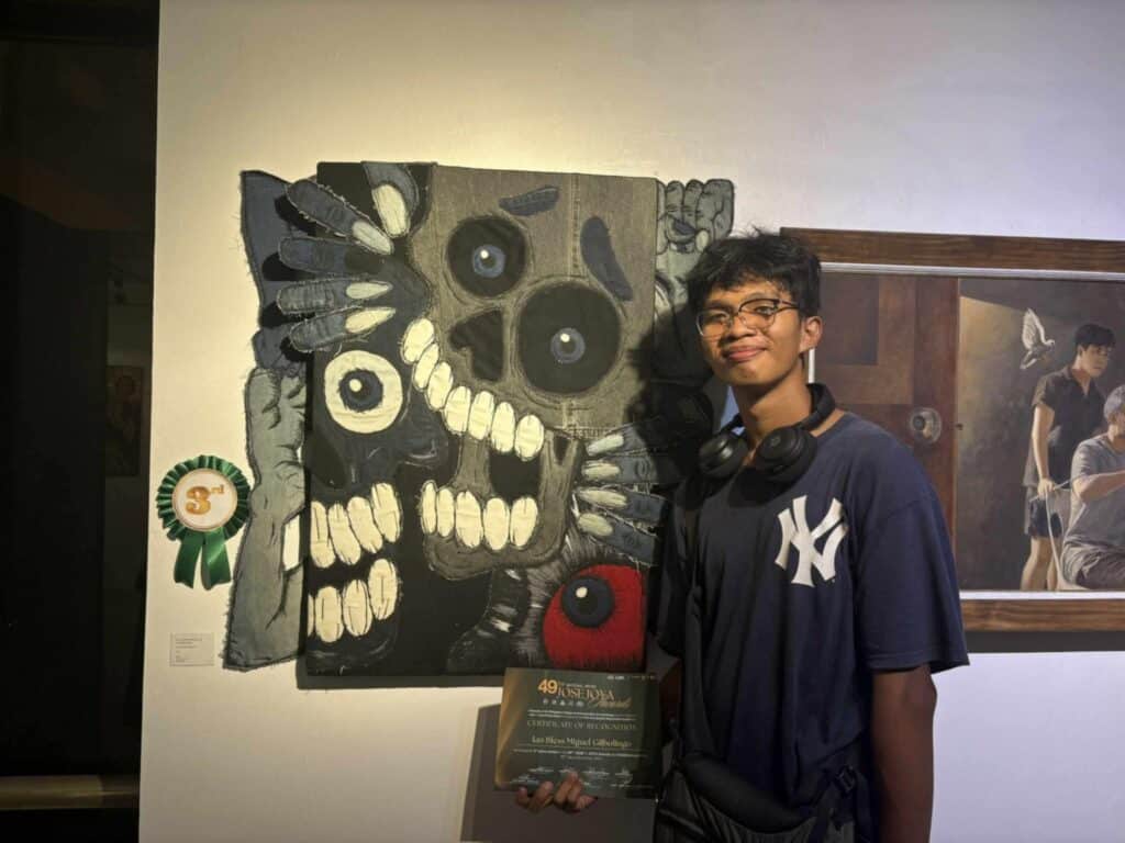 Joya awards: Freshman artist stitches his way to 3rd place