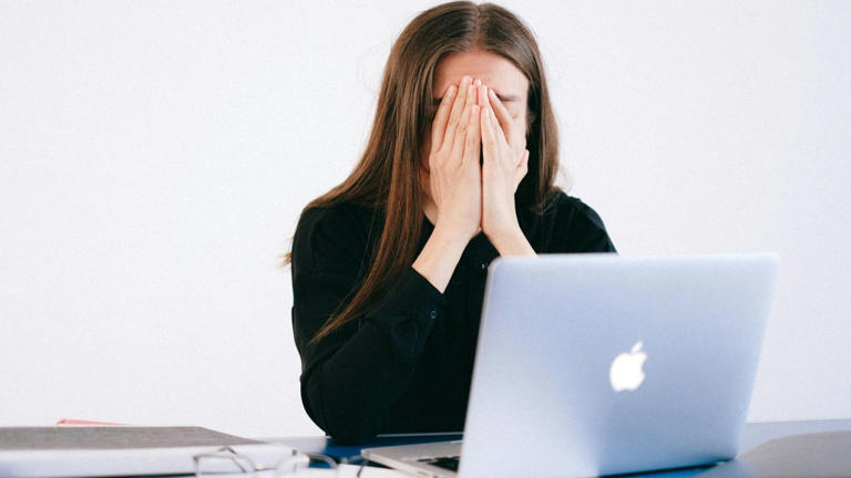 Anthropic CEO Warns AI Could Wipe Out Half of Entry-Level White-Collar ...
