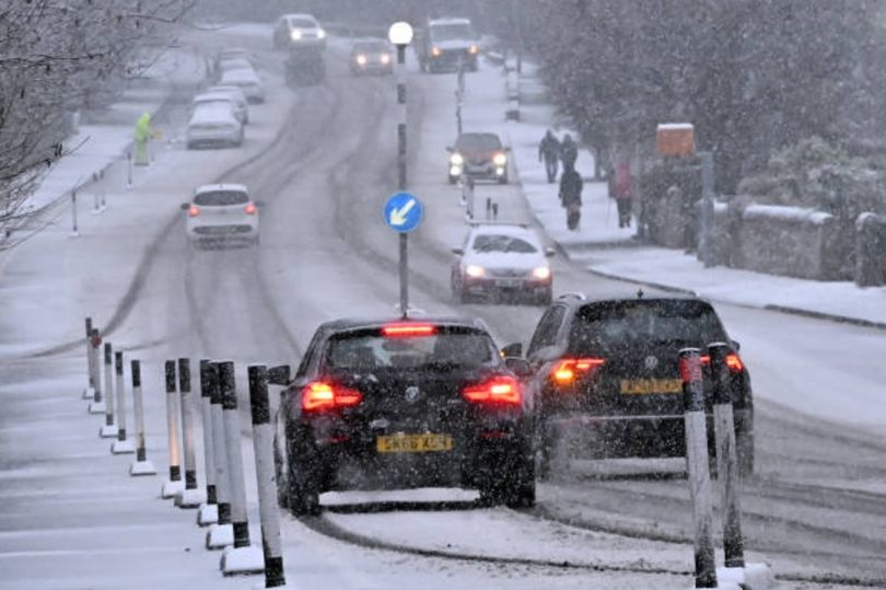 UK households told to stockpile 4 items ahead of 51-hour snow storm