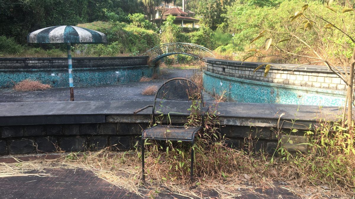 What’s left of the Sahara Empire? Ghost towns, graveyard of cars, empty ...