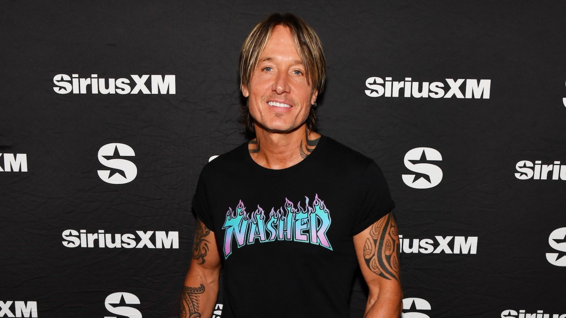 Keith Urban Sings 'Pink Pony Club' at Mar-a-Lago Party With Donald Trump