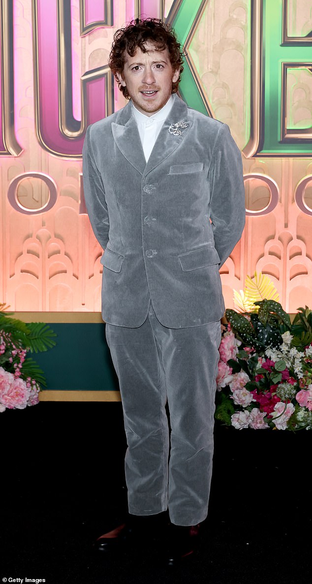 Ariana Grande and Ethan Slater put split rumors to bed at Wicked: For ...