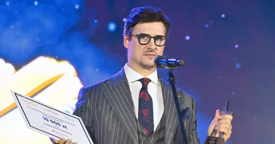 Tak mieszka Mateusz Damięcki. Aktor z serialu "Furioza" pokazał wnętrza ...