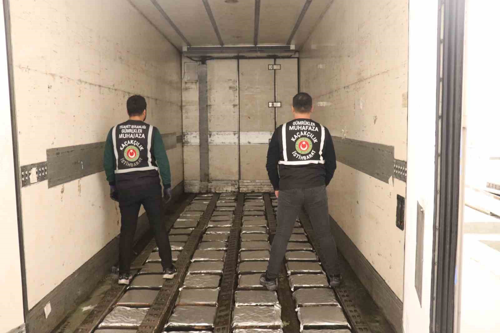 (Düzeltme) Ticaret Bakanlığı Gümrükler Muhafaza Ekiplerince 337 milyon ...