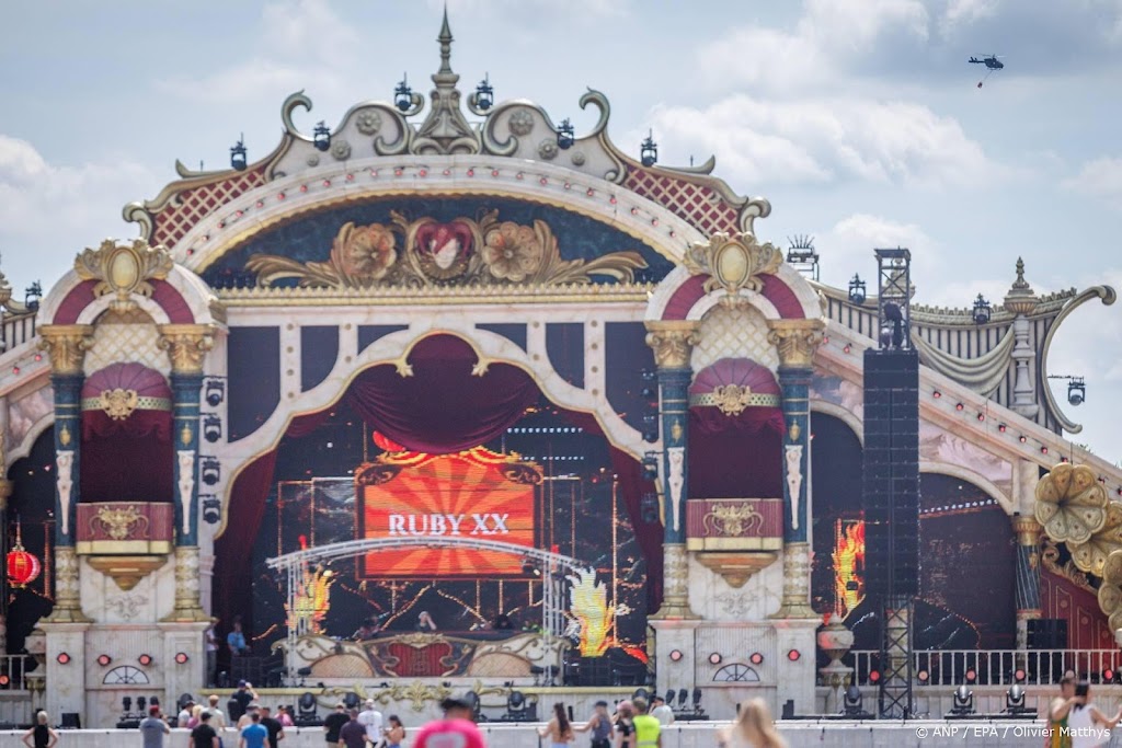 VRT NWS: Brand Tomorrowland begon bij test met vuurschalen