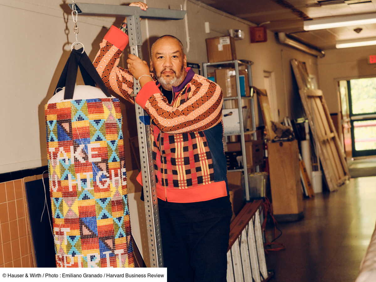 Conversation avec l'artiste Jeffrey Gibson, philosophe des couleurs