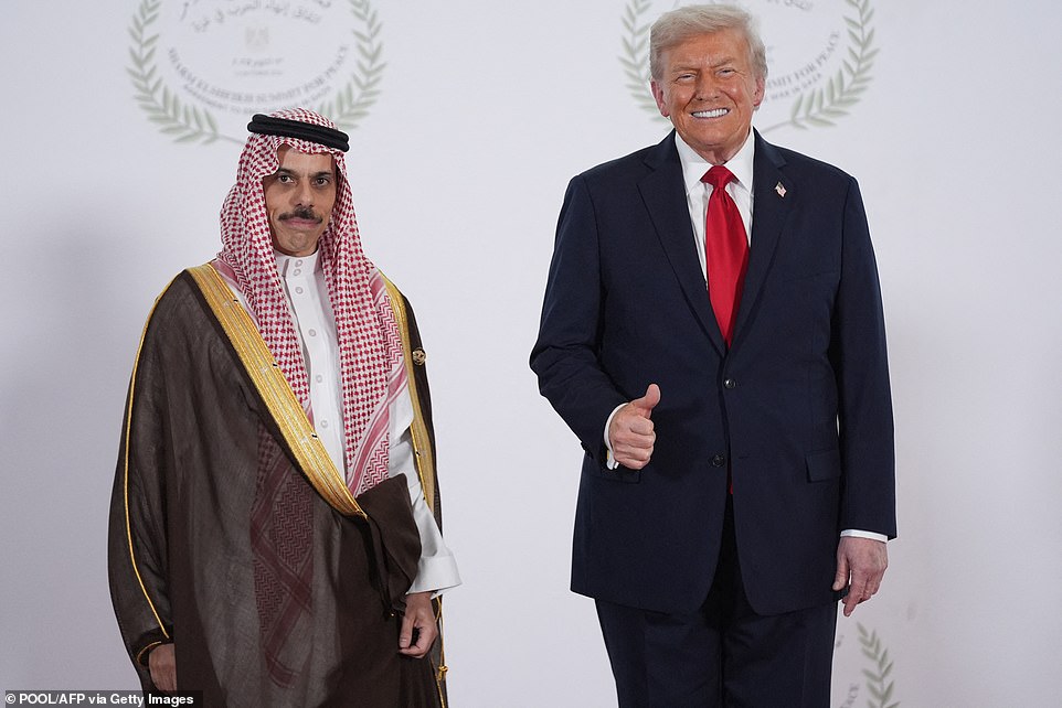 Trump's blind spot alarms inner circle threatening GOP power