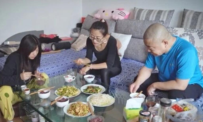 Man with cryogenically frozen wife finds new partner