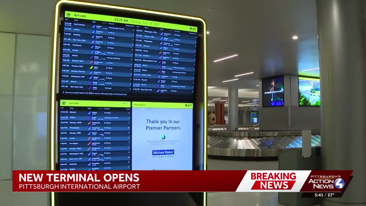 First flight gets into Pittsburgh International Airport