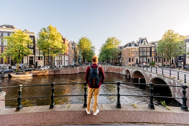 24 Travel Habits, Routines, And Upgrades That Frequent Fliers Swear By ...
